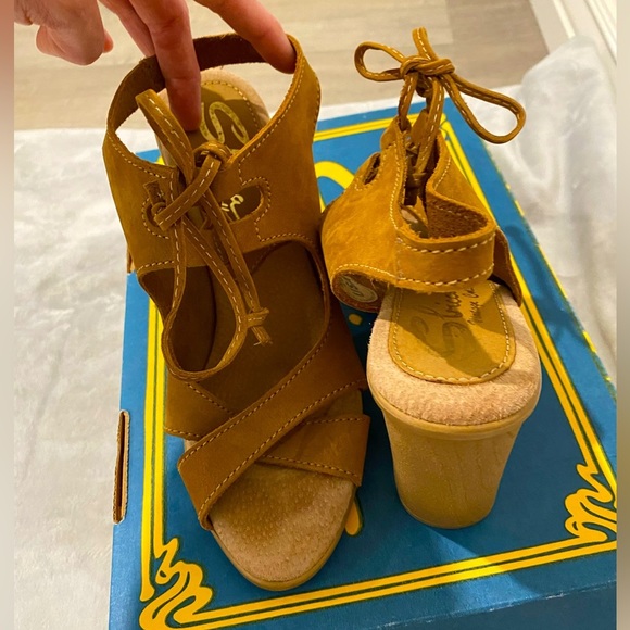 Sbicca | Shoes | Sbicca Fiore Heeled Open Toe Tan Lace Up Vintage ...